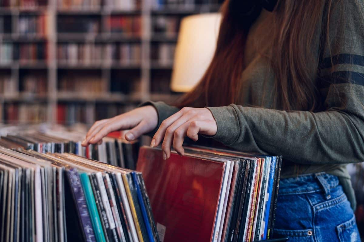 How To Store Vinyl Records? 10 Top Tips - Cinch Storage